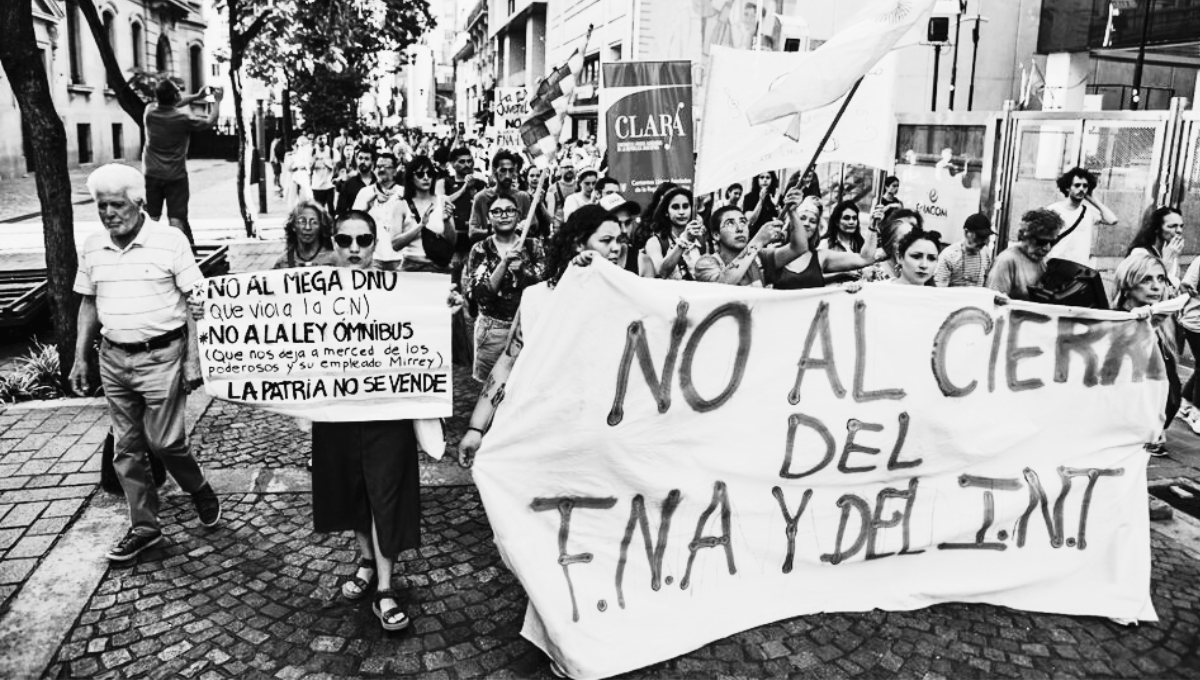 El derecho a la poesía y la resistencia contra el apagón cultural ...